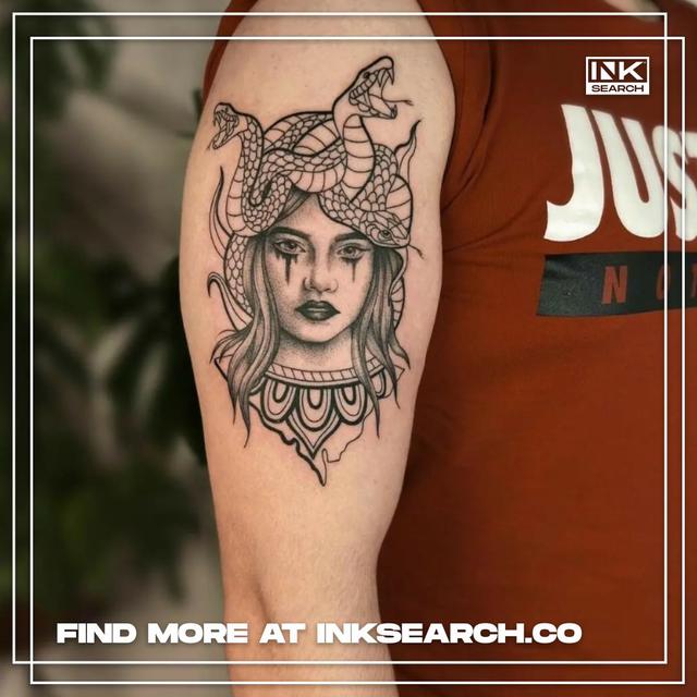 Tatuaż Meduza - Co oznacza ten motyw?